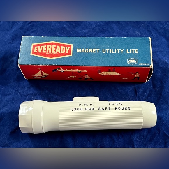 Vintage | Other | Vintage 96s Flashlight Like New With Box Eveready Vtg Mcm | Poshmark